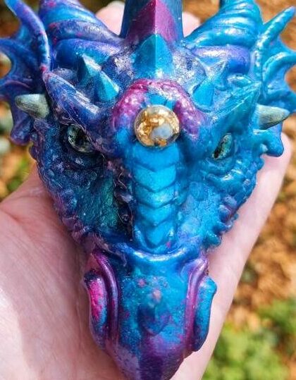 Orgonite tête de dragon Atlante - minéraux et métaux - Alvéole des ...